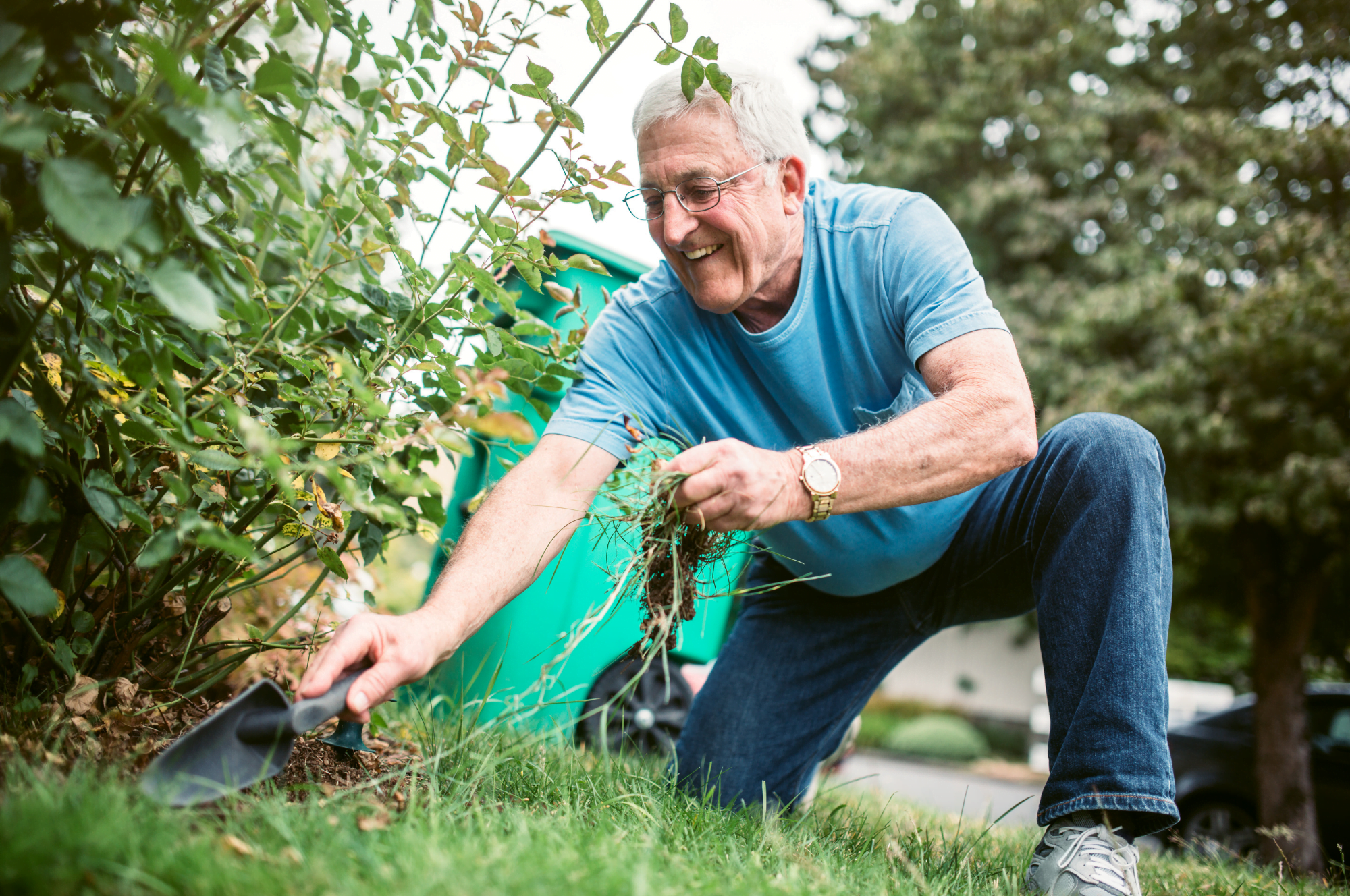Fall Yard Work Tips That Aren’t a Literal Pain in the Neck!